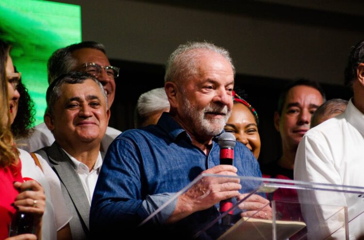 Luiz Inácio Lula da Silva é eleito presidente da República