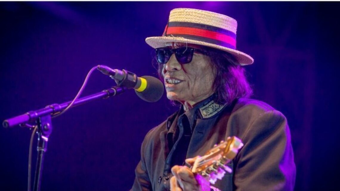Cantor Sixto Rodriguez não sabia do sucesso em outro país